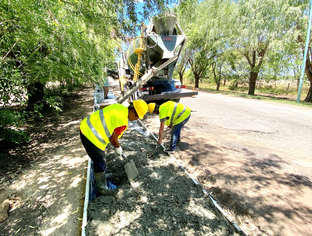 Comenzó la construcción de dos senderos peatonales en Pueblo Nuevo y ...