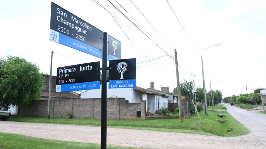 El Municipio instala nomencladores de calles en barrio Las Acacias | Municipalidad de Luján ...